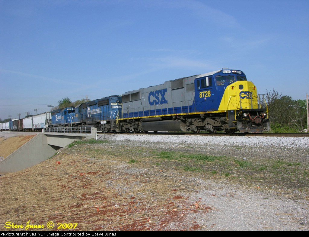 CSX 8728,8809,8823 Q534